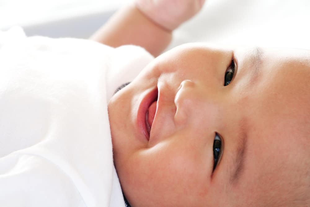 4-Month-Old Baby Development Milestones - Hello Doctor