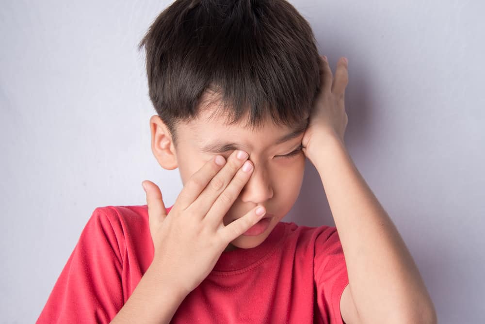 Eye Irritation in Children: 5 Common Causes and Home Remedy Tips