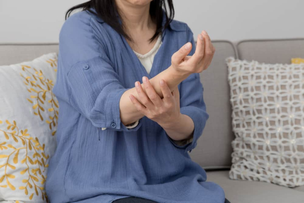 Paralysis Causes, Symptoms, and Treatment - Hello Doctor