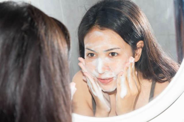 Acne Care Soap: What Ingredients Do the Best Soaps Have?