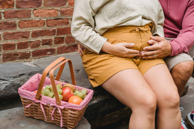 Prutas para sa mga Buntis: Ano ang mga dapat kainin?